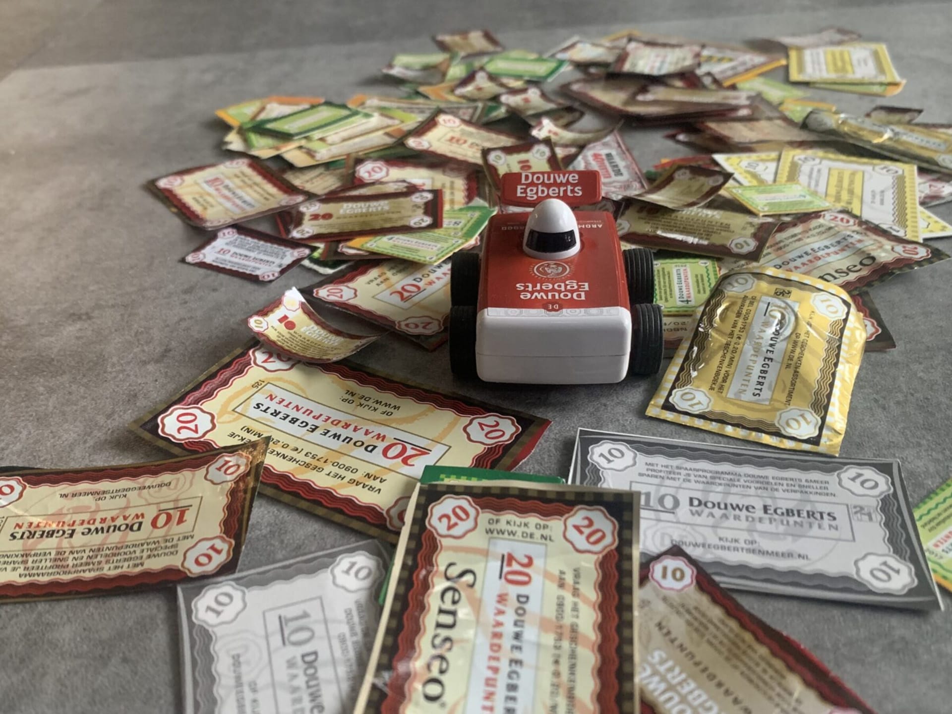 Inzamelingsactie Douwe Egberts punten voor Voedselbank Inzamelingsactie Douwe Egberts punten voor Voedselbank